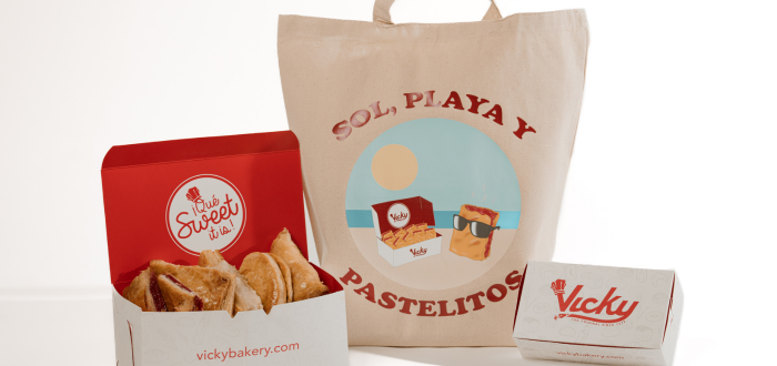 New Sol, Playa, y Pastelitos Summer Escape Tote Bags